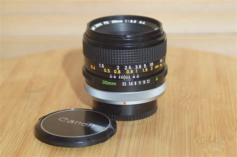 Vintage Canon Fd 35mm F35 Wide Angle Lens Almost Mint Condition