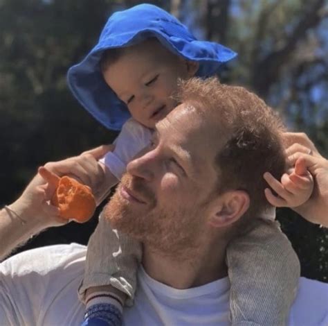 Ok აქამდე უცნობი კადრები პრინცი ჰარისა და მეგან მარკლის დოკუმენტური ფილმიდან Ok Magazine