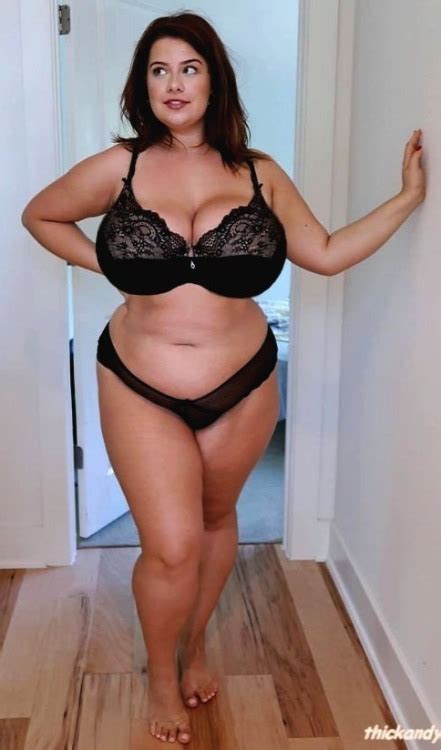 Post [710322222663909376] Gotta Love Busty Curvy