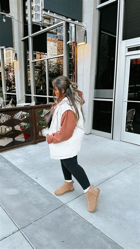 Everyday Style Outfit Ideas Street Style Daily Style Ootd Leggings Hoodie Uggs Crew