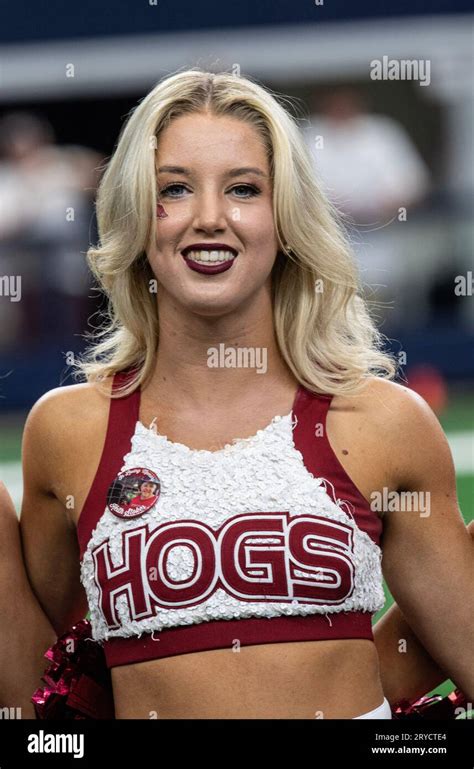 Arlington Texas Usa 30th Sep 2023 University Of Arkansas Cheerleader Credit Image © Hoss