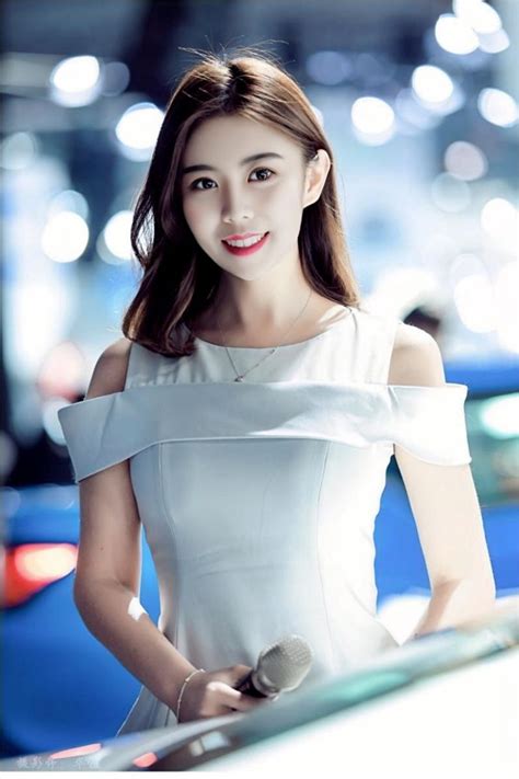 沈阳主持人田雨 更多优秀主持人关注哈雷星光