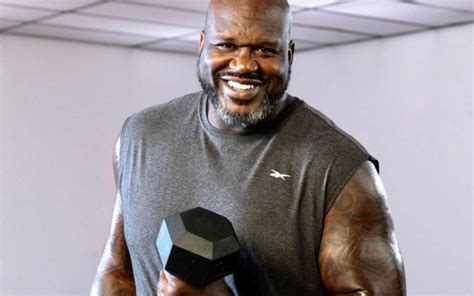 Arnold Schwarzeneggers Son Recreates Iconic Bodybuilding Pose Mens