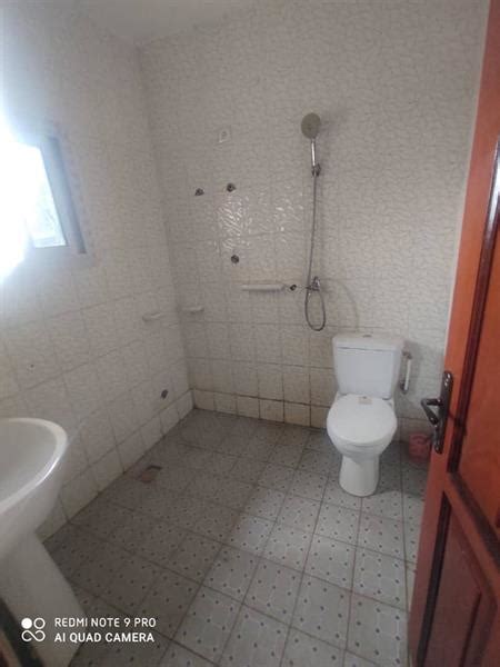 Studio Avvec Parrking À Biteng Chambre And Studio A Louer Yaoundé