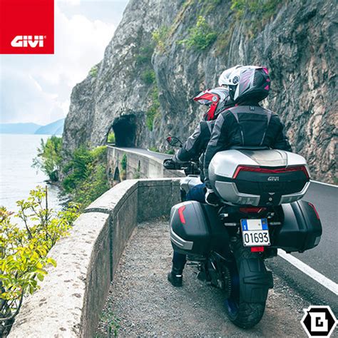 Givi V58nnb2 Maxia 5 トップケース Monokeyタイプ 58l容量｜ブラックパネル／レッドレンズ仕様 — Givi専門店