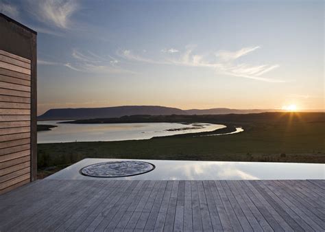 Árborg House By Pk Arkitektar Overlooks An Icelandic Glacial Valley