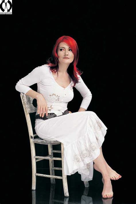 Candan Ercetins Feet