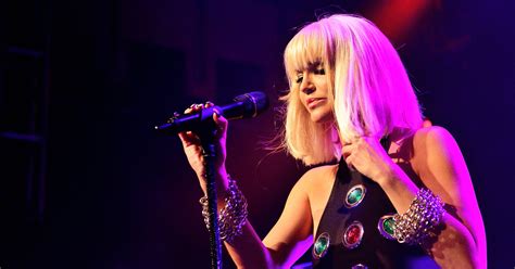 Former Girls Aloud Singer Sarah Harding Dies At Age 39