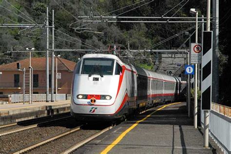 Levanto Italian Railways Fs Frecciabianca E414 World Railways Photo
