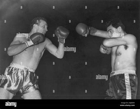The British And Empire Heavyweight Champion Henry Cooper V Alex Miteff Photo Shows Miteff