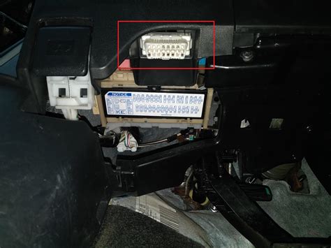 Trouver La Prise Obd2 Sur Toyota Yaris Ii Ph2 1 3i Vvti 99