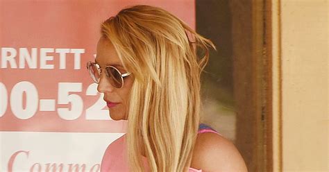 Bad Hair Day Britney Spears Sports A Head Of Seriously Messy Tresses
