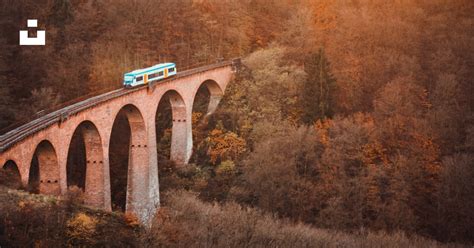 일몰 중 다리 위의 기차 조감도 사진 사진 Unsplash의 무료 독일 이미지