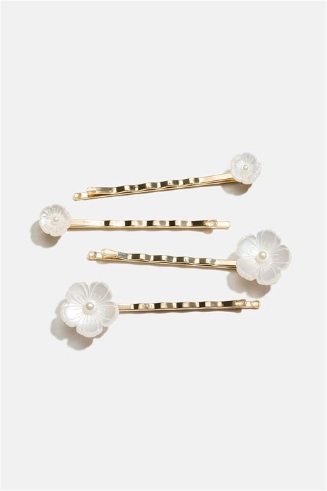 Hårspännen Med Vita Blommor I Olika Storlekar 4 Pack