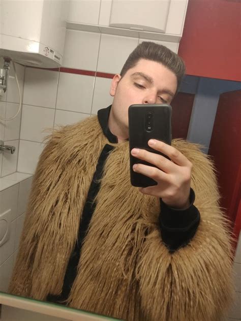 Pin Av Sisy Bimbo Anna Marie På Faux Fur