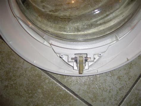 Ремонт Indesit Ws 84 Tx Замена ручки люка Бизон Сервис — ремонт стиральных машин