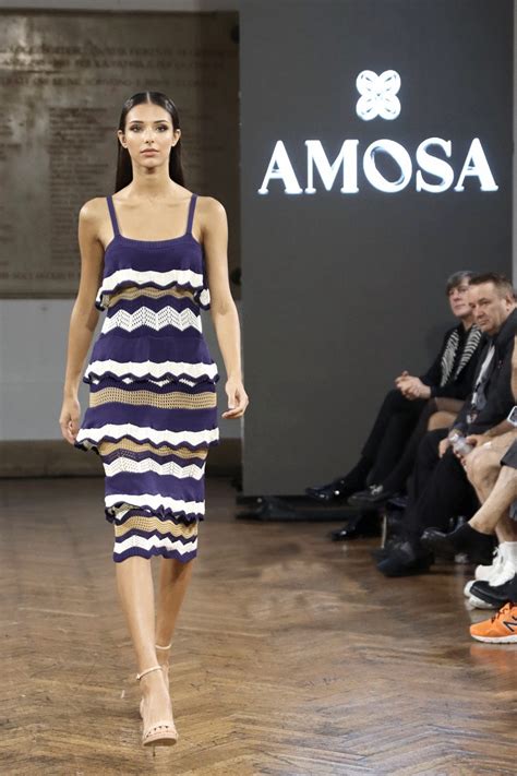 Amosa Debutta Durante La Milano Fashion Week Sara Leoni