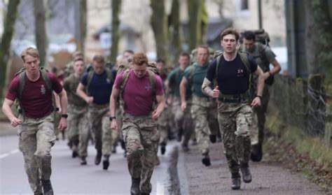 Los Leones Is Fundraising For Commando Association