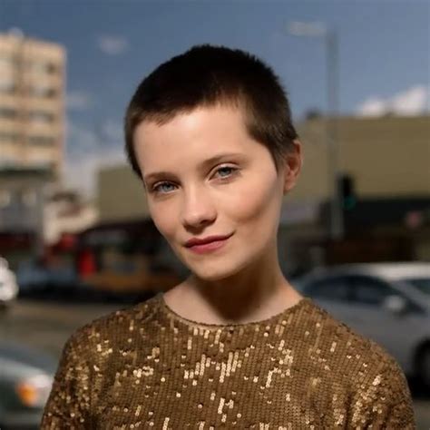 7 Hot Sexy Shannon Wise Bikini Pics