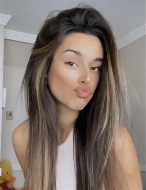 Marta Diaz Scrolller