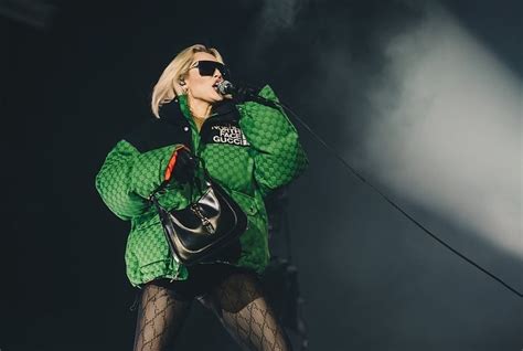 Miley Cyrus Modeled A Lacy Black Bra And Underwear Set While Posing