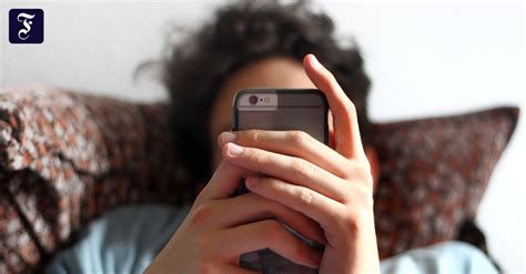 Sexuelle Belästigung Und Hass Was Jugendliche Im Netz Erleben