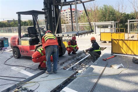 Precast Plug Expansion Joints An Installation Innovation Mageba