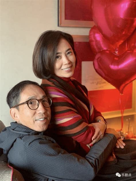 杨受成长女庆祝结婚30周年，献唱情歌讨丈夫欢心，女强男弱仍恩爱诺思张坚庭工作