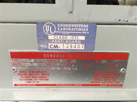 Ge General Electric 100 Amp 120 208v 3 Phase 4 Wire Panelboard Enclosu