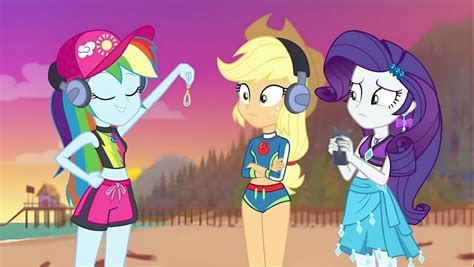 Rainbow Dash Applejack And Rarity At The Beach By Frankcrazy16 On