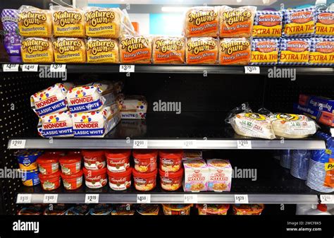 Interior Of An Heb Fresh Bites Convenience Store Bread Aisle