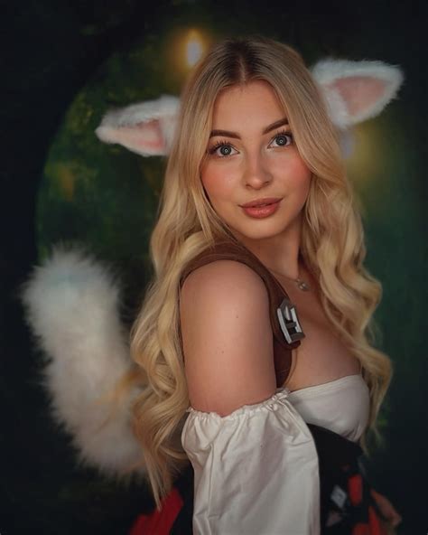 Asmr Janina Age Height Net Worth Boyfriend Bio Wiki Facts