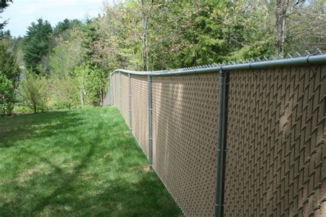 High Quality Cyclone Diamond Wire Mesh Fence 6ft 8ft Chain Link Panels Pvc Privacy Strip Fence