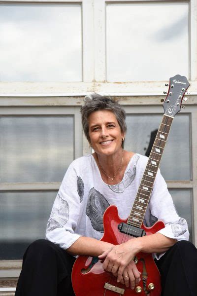 Monica Tomasi faz show de lançamento de Algum Lugar no Espaço 373