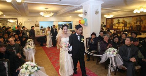 포토 다문화 가족의 아름다운 결혼식 행복하세요~