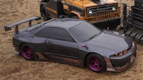 Autosalon Bots Roll Out Modified Nissan R33 Gt R To Star In New