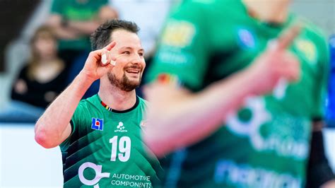 Floby Med Ena Handen På Sm Titeln Utjämnat I Damfinalen