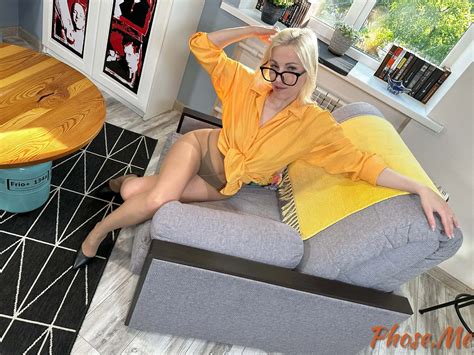 Sexy Blonde In Tan Pantyhose Nude Pics Xhamster