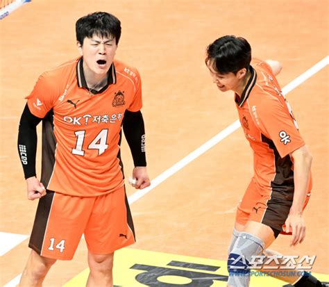 Its A Setter Its Mb Lee Min Kyus Six Blocking Surprise Show O Sportschosun