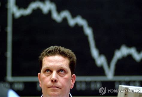 유럽증시 미·중 무역전쟁 우려에 4％대 폭락