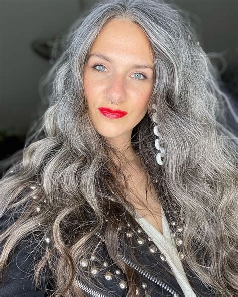 Pin By Gail Hollingsworth On Gray Hair Dont Care Long Gray Hair