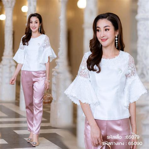 เสื้อผ้าไหม เสื้อลูกไม้พรีเมี่ยม ꧁code 65079 ꧂ เสื้อผ้าไหมสอดดิ้น คอกลม แต่งลูกไม้ฝรั่งเศสช่วง