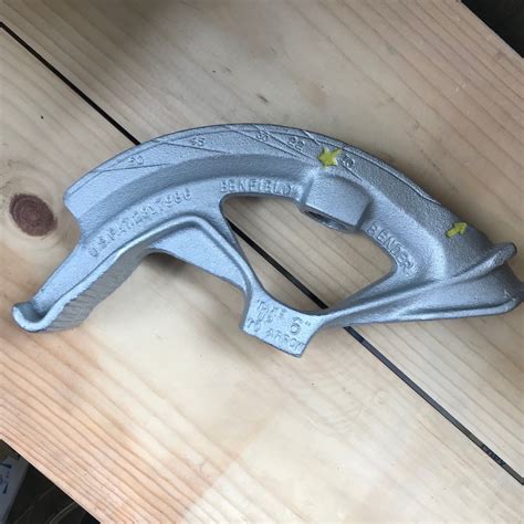 Klein Conduit Bender Head 1 2 In Emt 3 4 In Ips Handle Malleable Iron 51201 Harry J