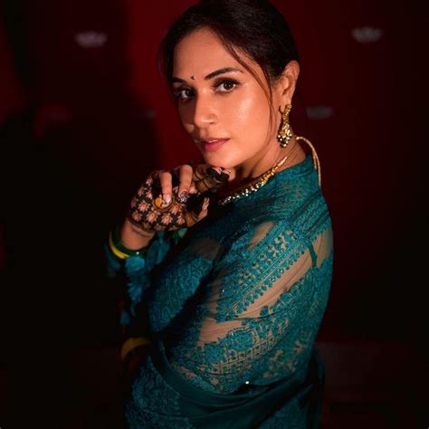 Richa Chadha And Ali Fazals Wedding Mehendi Photos Are Must Watch
