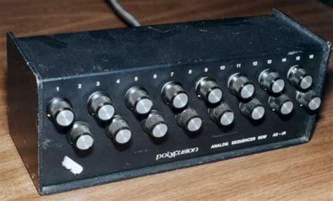 Old Tech Vintage Synth Site Polyfusion
