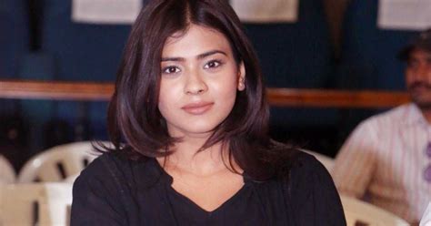 Actress Hebah Patel Lovely Images In Black Outfits Hair Photo Photoshoot Images Actresses