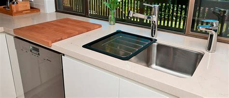 Кварцевый камень Caesarstone 5220 Dreamy Marfil