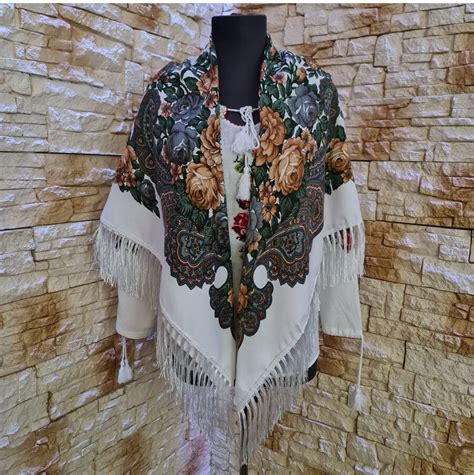 Batic Casmir Alb Elegant Traditional