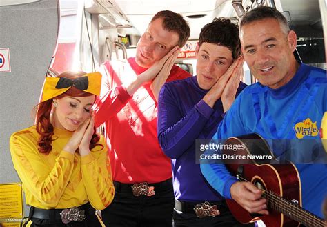 The Wiggles Emma Lachlan Simon Wiggles Emma And Lachlan Signed 5 Year