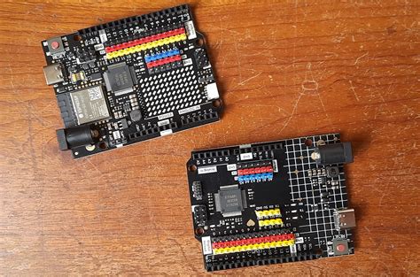 DQSoft Clones Chineses Do Arduino Uno R4